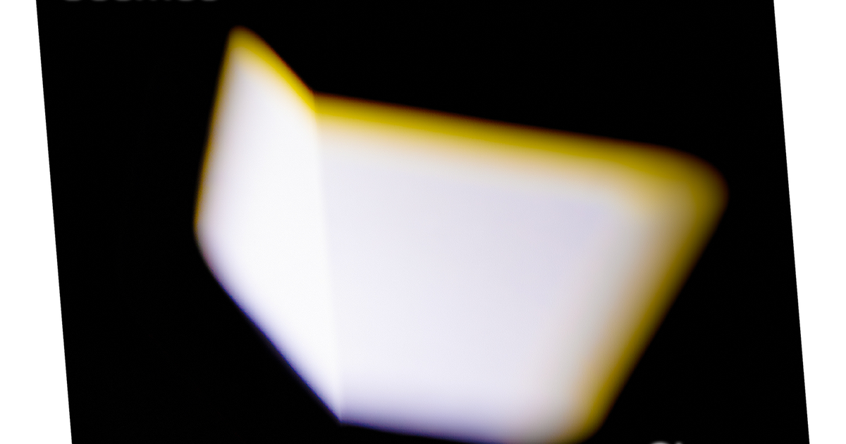 Cosmos Cinema conversation: Alice Wang - Podcasts - e-flux